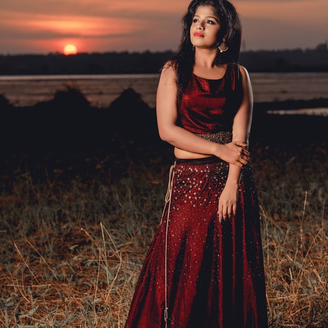 തിരയഴകിൽ ആമി സുരേന്ദ്രൻ- ചിത്രങ്ങൾ കാണാം | Aami Surendran Latest Photos ...