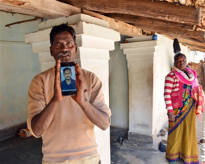 Family members Of workers who went missing at Tapovan-Vishnugad hydel ...
