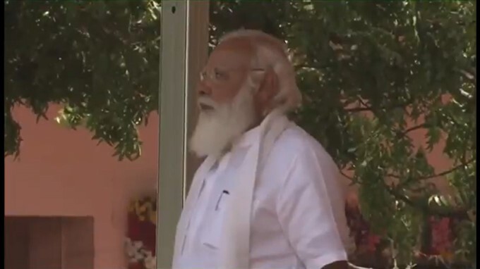 PM Modi handing over the indigenously developed Arjun Main Battle Tanks ...