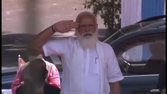 PM Modi handing over the indigenously developed Arjun Main Battle Tanks ...