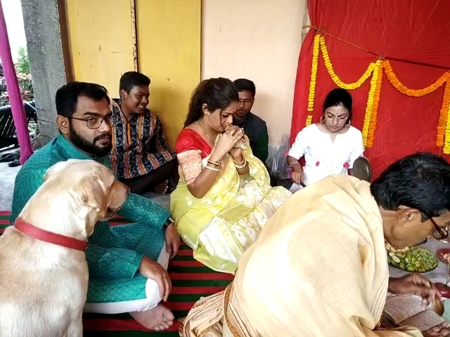 Saraswati Puja celebrated at Singer Imon Chakraborty's home - Oneindia