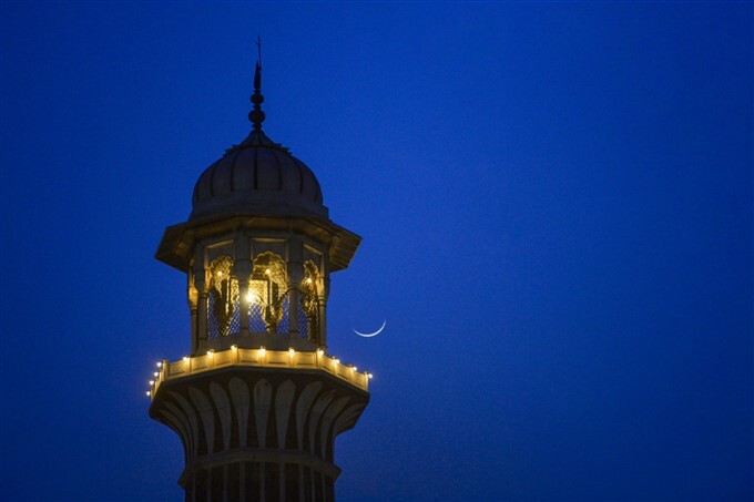First day of fasting On Holy Month Ramadan across India - Oneindia