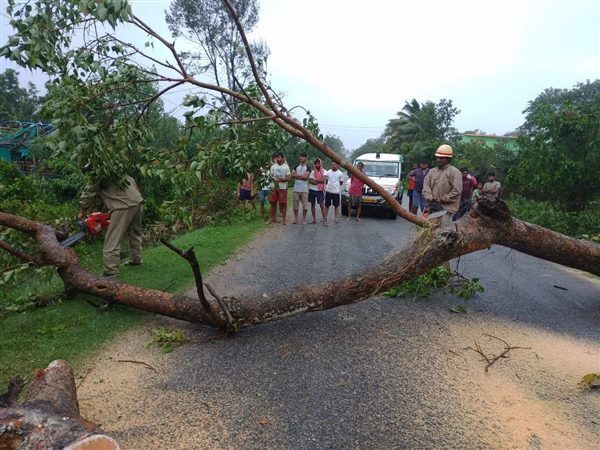 Cyclone Yaas: Damages Caused By Cyclone Yaas In West Bengal - Oneindia