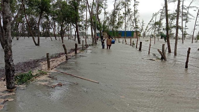 Cyclone Yaas: Damages Caused By Cyclone Yaas In West Bengal - Oneindia