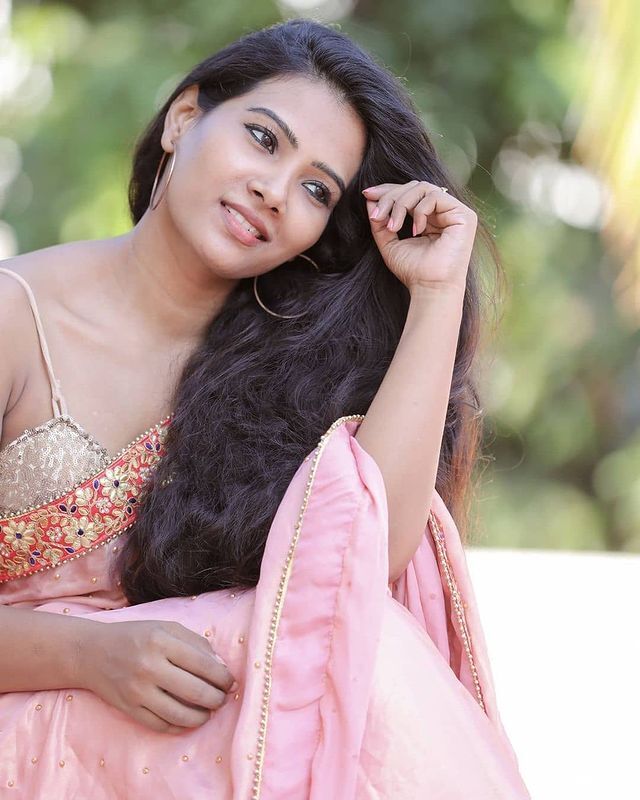 கிளுகிளுப்பூட்டும் திவ்யா துரைசாமி கவர்ச்சி ஃபோட்டோஸ் | Divya Duraisamy ...