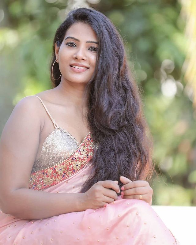 கிளுகிளுப்பூட்டும் திவ்யா துரைசாமி கவர்ச்சி ஃபோட்டோஸ் | Divya Duraisamy ...