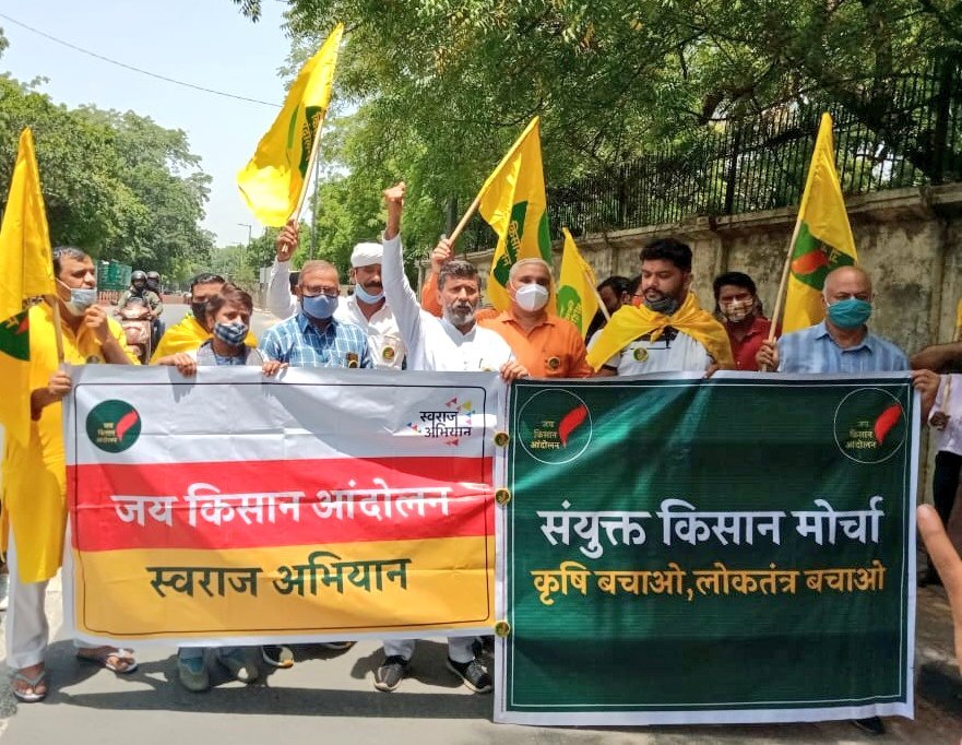 नए कृषि कानूनों के खिलाफ आंदोलन कर रहे किसानों की जिद्द का आज दिखा ऐसा ...