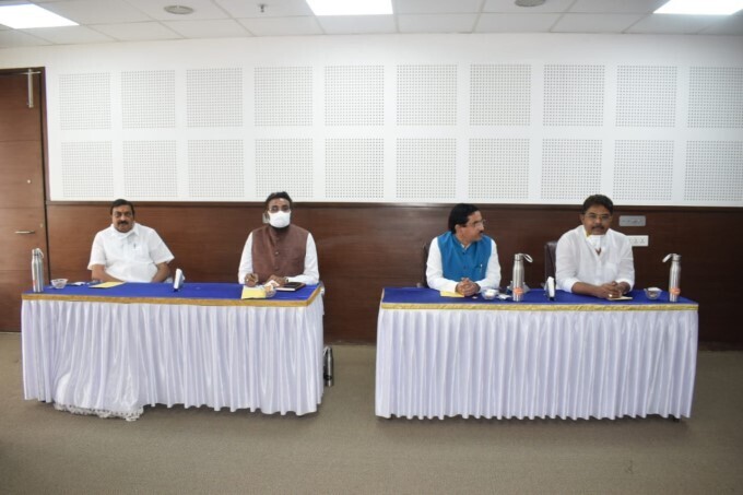 Core Committee Meeting At Karnataka BJP Office - Oneindia