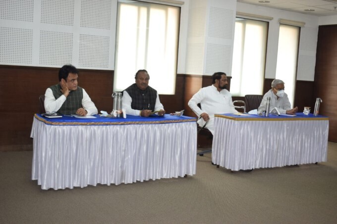 Core Committee Meeting At Karnataka BJP Office - Oneindia