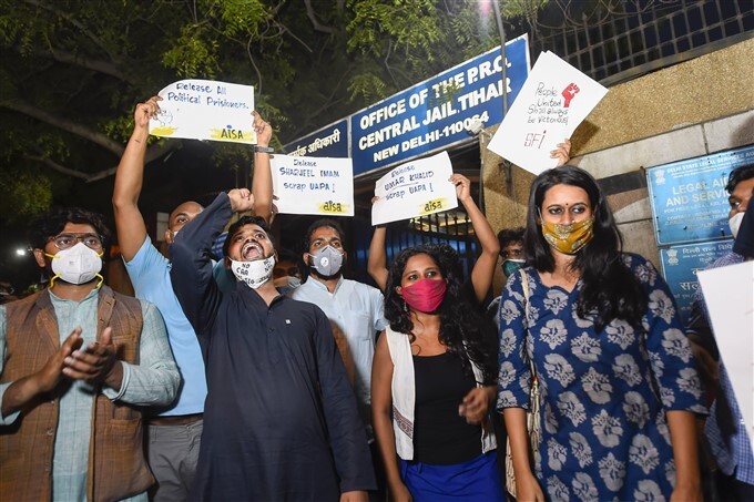 Student Activists Natasha Narwal, Devangana Kalita and Asif Iqbal Tanha ...