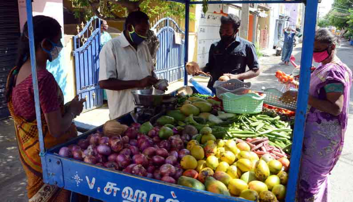 மக்கள் மனம் கவர்ந்த தள்ளுவண்டி கடைகள்...வியாபாரத்தையும் அள்ளி அசத்தல் ...