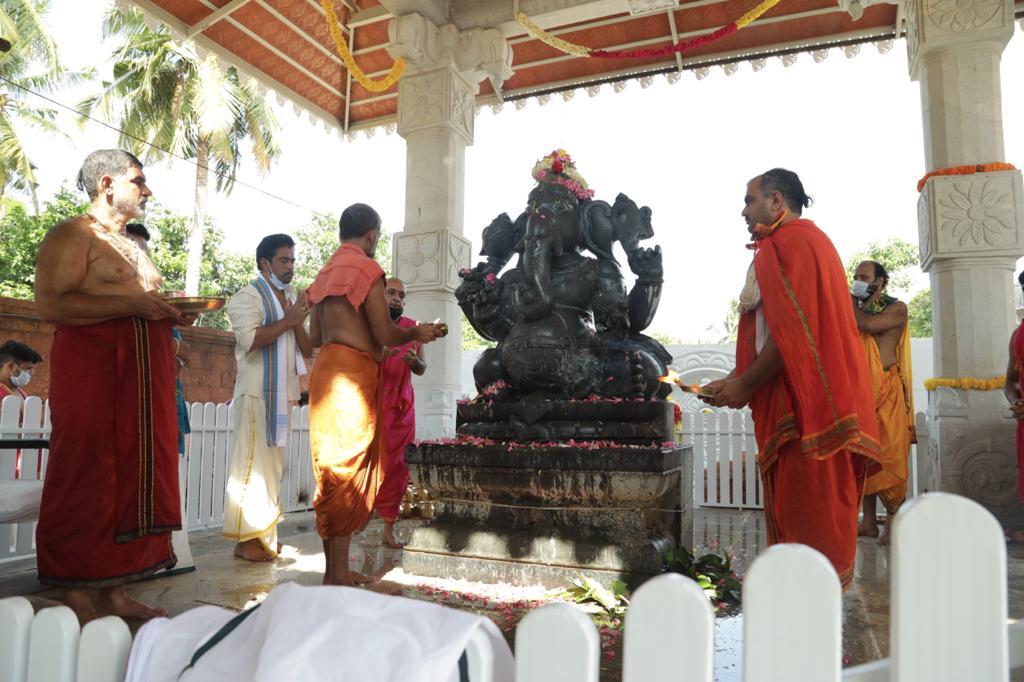 "ஆக்‌ஷன் கிங்" அர்ஜுனின் ஆஞ்சநேய சுவாமி கோவிலுக்கு கும்பாபிஷேக விழா ...
