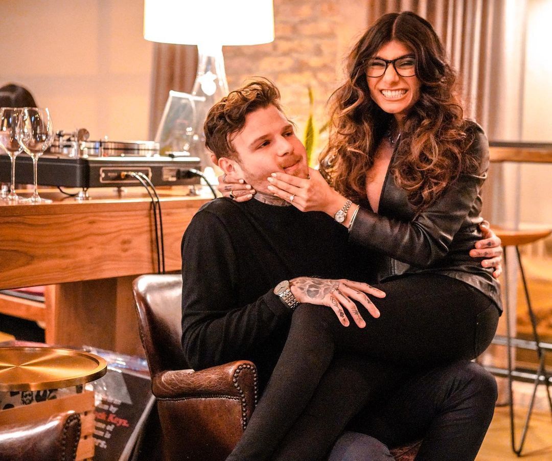 என்னாது மியா கலீபா டைவர்ஸ் பண்ணிட்டாரா ரசிகர்கள் சோகம் Mia Khalifa 8806