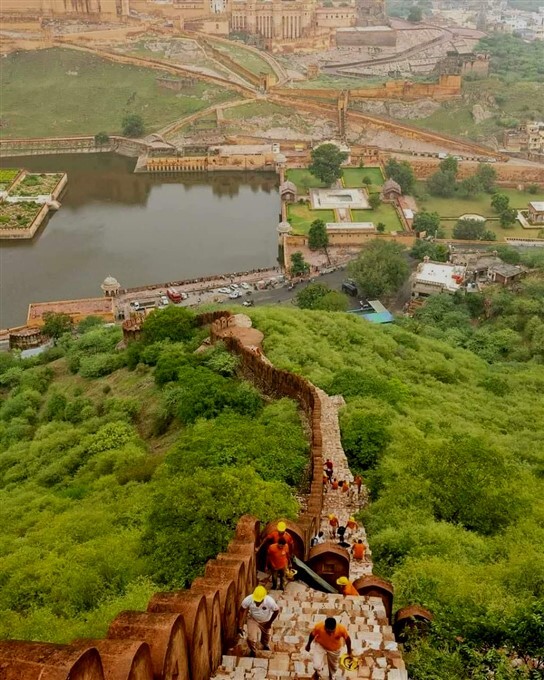 Lightning Strikes at a Watch Tower in Jaipur, Rajasthan - Oneindia