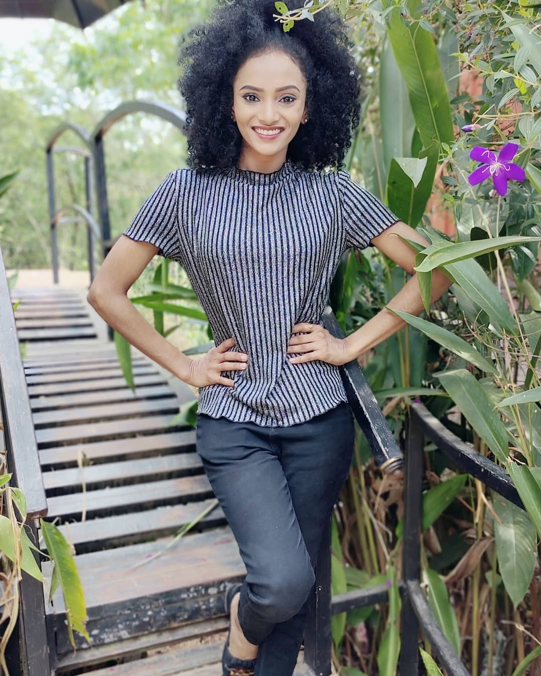 സ്റ്റാർ മാജിക് താരം അന്ന ചാക്കോയുടെ കിടിലൻ ഫൊട്ടോഷൂട്ട് വൈറലാകുന്നു ...