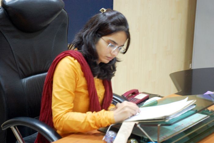 23 साल की उम्र में IAS बनीं Swati Meena Naik से खौफ खाते हैं माफिया ...