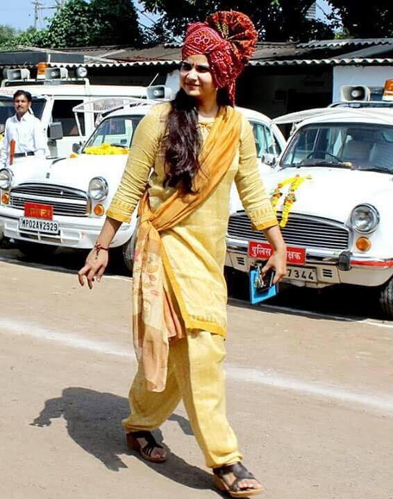 23 साल की उम्र में IAS बनीं Swati Meena Naik से खौफ खाते हैं माफिया ...