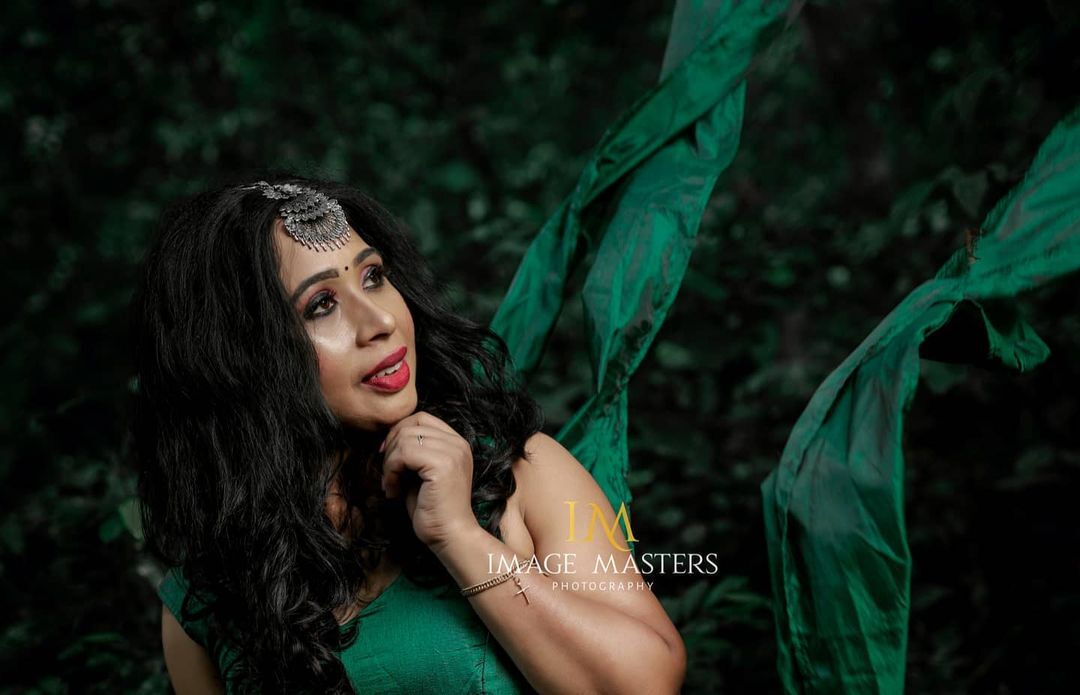 చూపించాలన్న తపన ఎందుకు: కుర్రాళ్ల మతి పోగొడుతున్న గౌరీ మాథ్యూస్ | Gowri ...