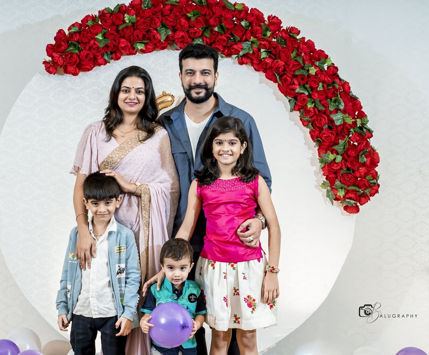 നാം ഒന്ന്, ചിങ്ങം ഒന്ന്: കുടുംബവുമൊത്തുള്ള ചിത്രവുമായി രമേശ് പിഷാരടി ...