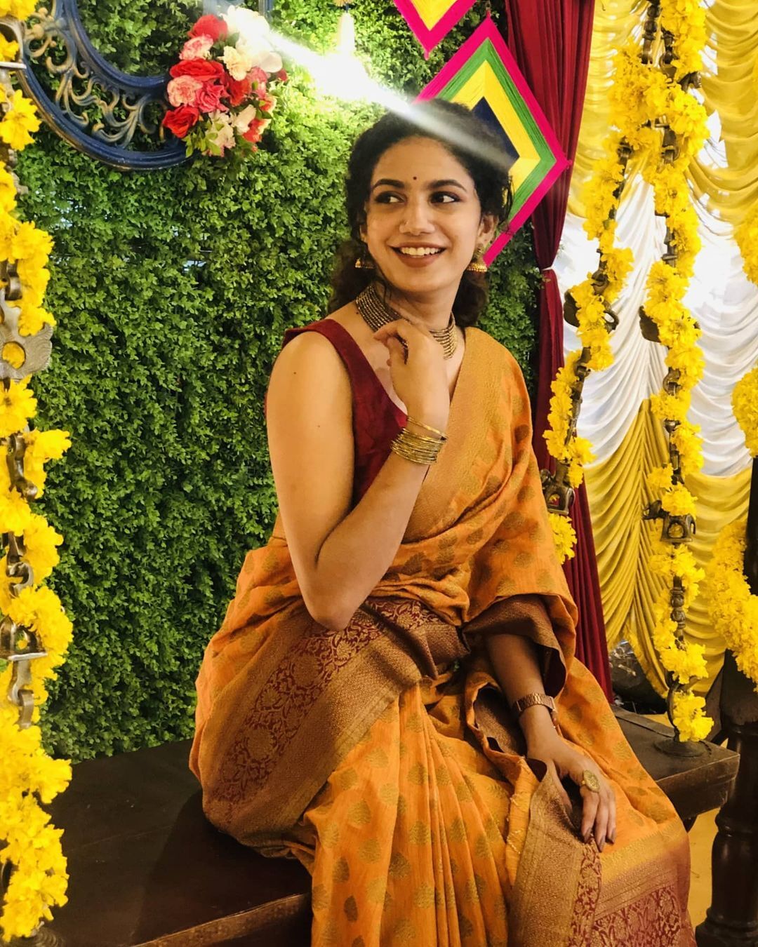 സാരിയിൽ കിടു ലുക്കുമായി നടി ദീപ തോമസ്, സൂപ്പർ ആയിട്ടുണ്ടെന്നു ആരാധക ...