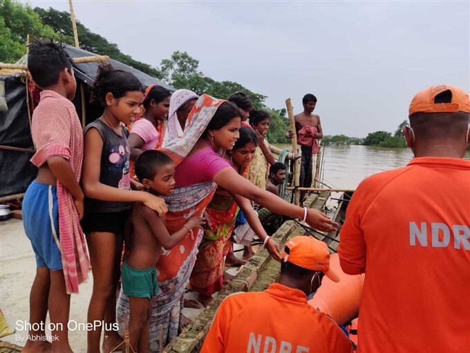 NDRF distribute Relief Material to the needy People in West Medinipur