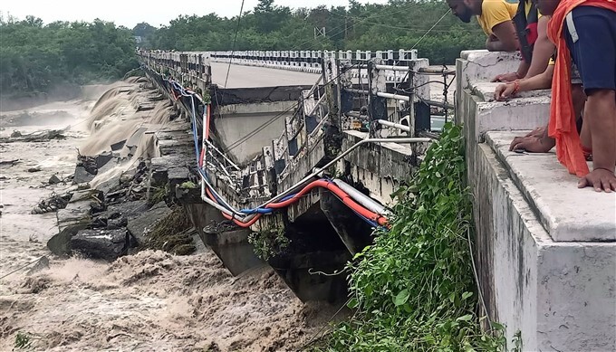 Rani Pokhari bridge Collapsed on Dehradun-Rishikesh highway after heavy ...