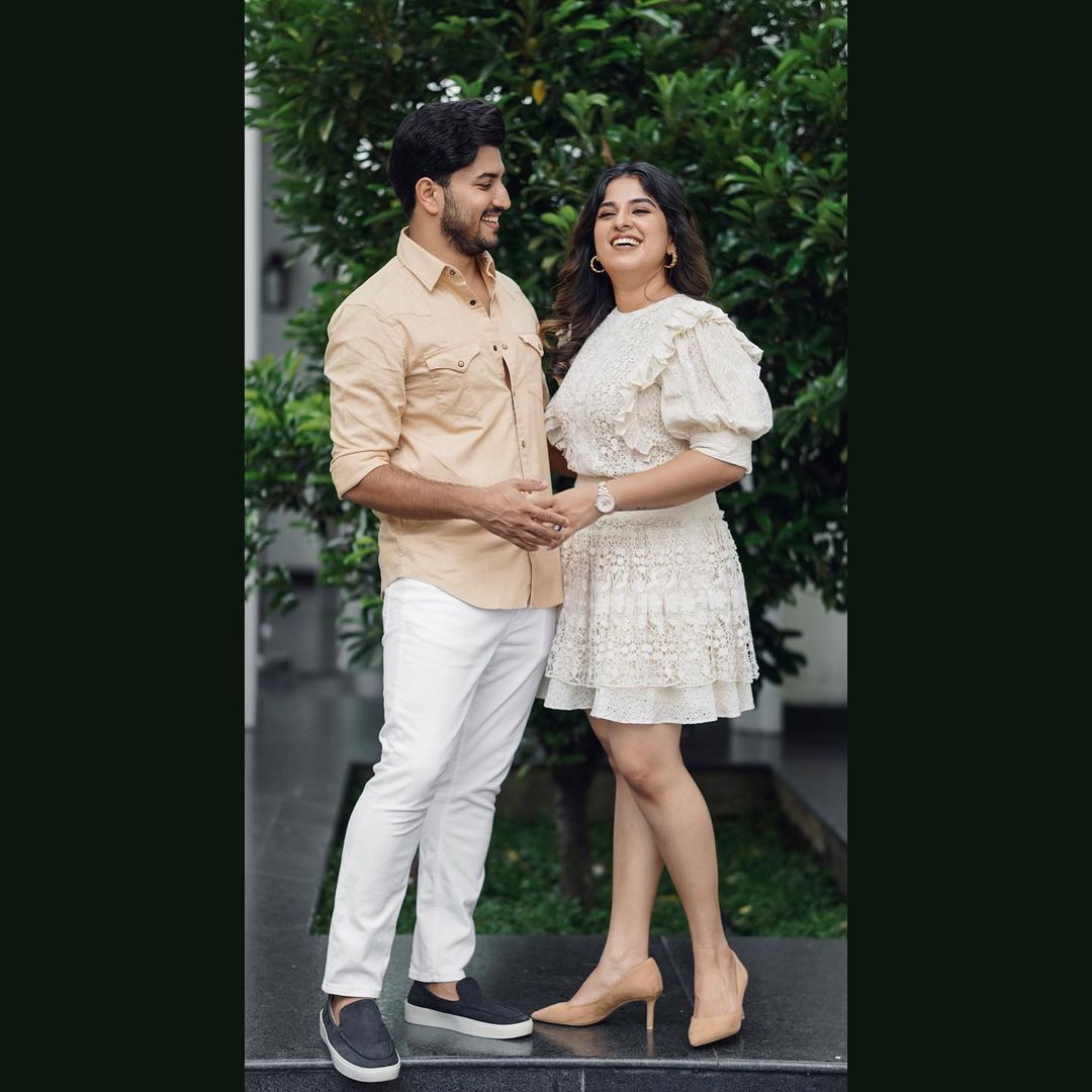 അടുത്തു വാ.. അടുത്തു വാ.. അടുത്ത് വന്നാട്ടെ; സോഷ്യല്‍ മീഡിയയില് ...