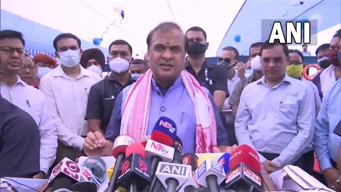 Assam CM Himanta Biswa Sarma flag-offs 5 vessels of IWT at Lachit Ghat ...