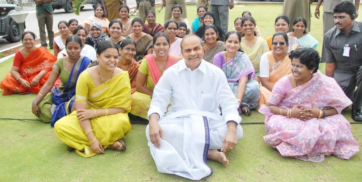 #YSR :మరపురాని మహానేత YSR గారి 12వ వర్థంతి సందర్భంగా ఘననివాళులు ...