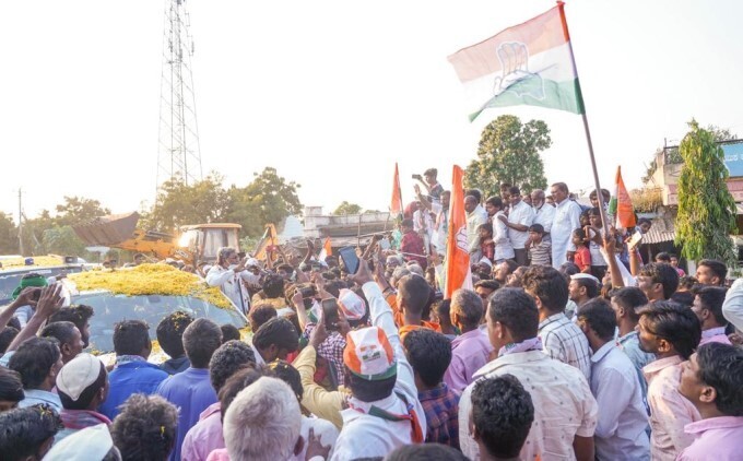Congress Leaders Campaign At Sindagi Assembly Constituency - Oneindia