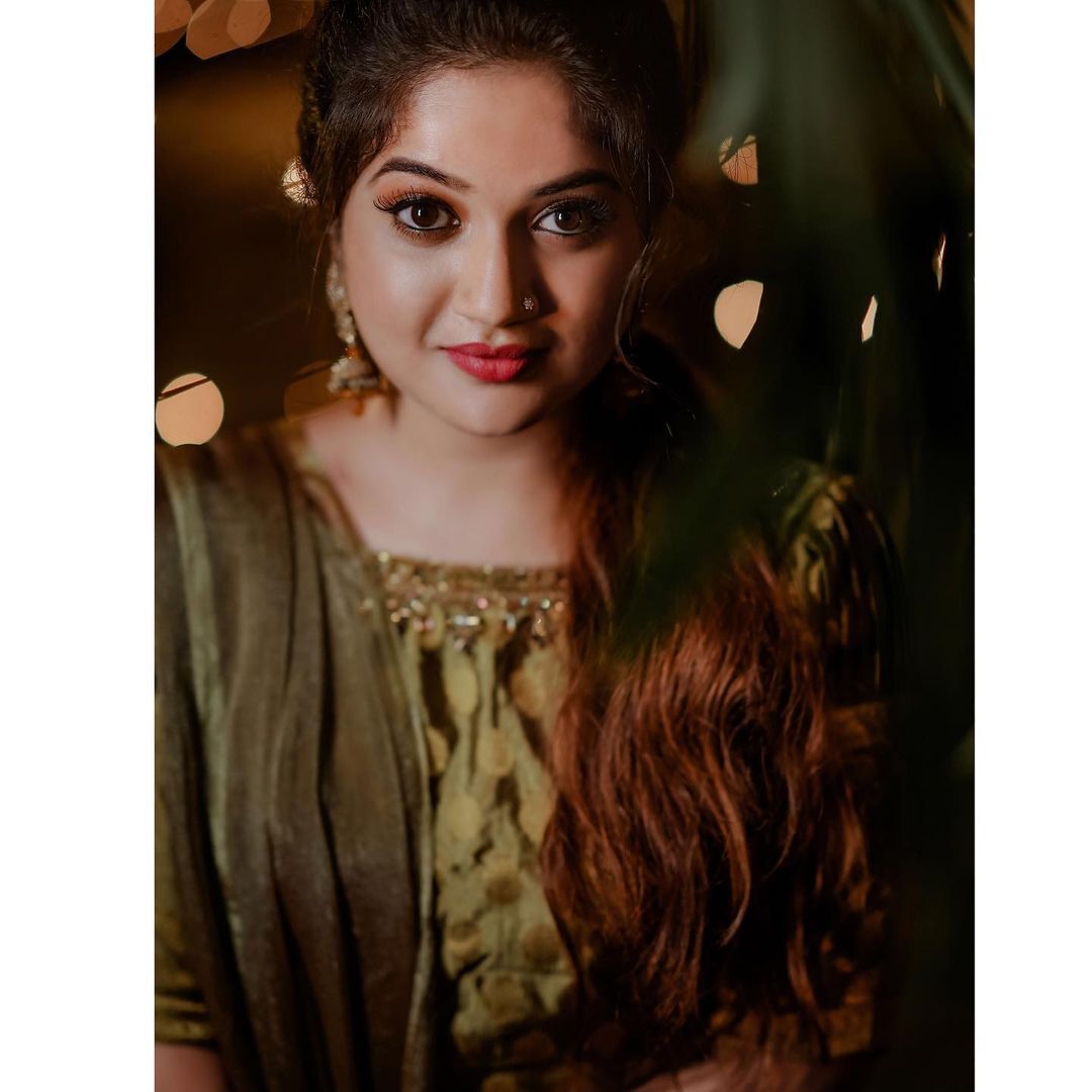 ഇതൊന്തൊരു ചിരിയാണ് ഷഫ്ന... നടിയുടെ സൂപ്പർ ക്യൂട്ട് ചിത്രങ്ങൾ വൈറ ...