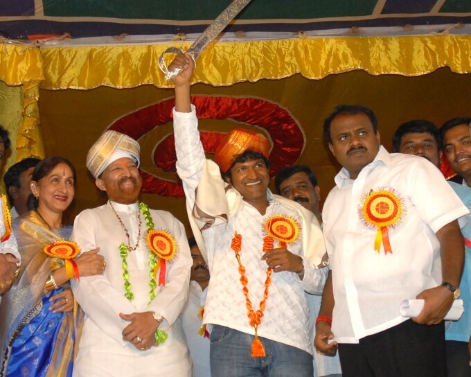 Rare photos of actor Puneeth Rajkumar - Oneindia