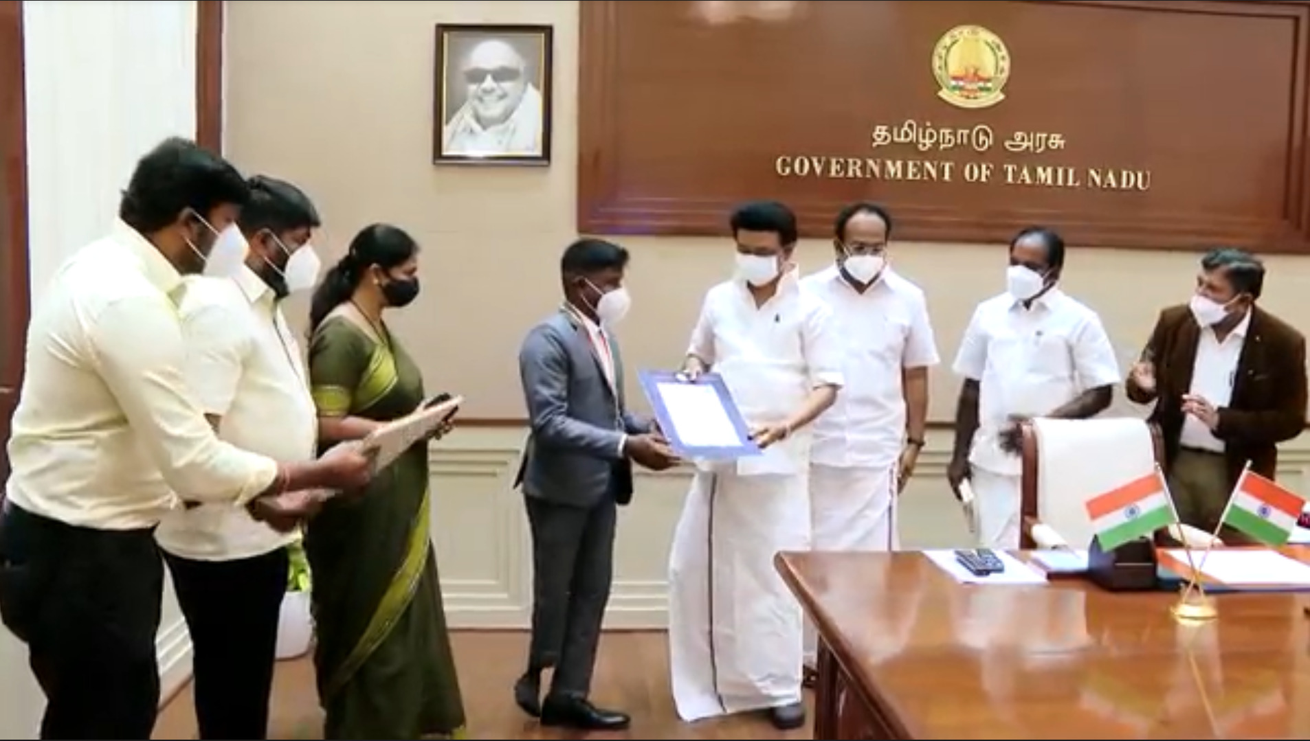 வெள்ளி பதக்கம் வென்ற மாரியப்பன் தங்கவேலுக்கு அரசு வேலை...! முதலமைச்சர் ...