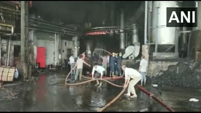 Major fire breaks out at Rani Sati Dyeing Mill of Pandesara GIDC in ...