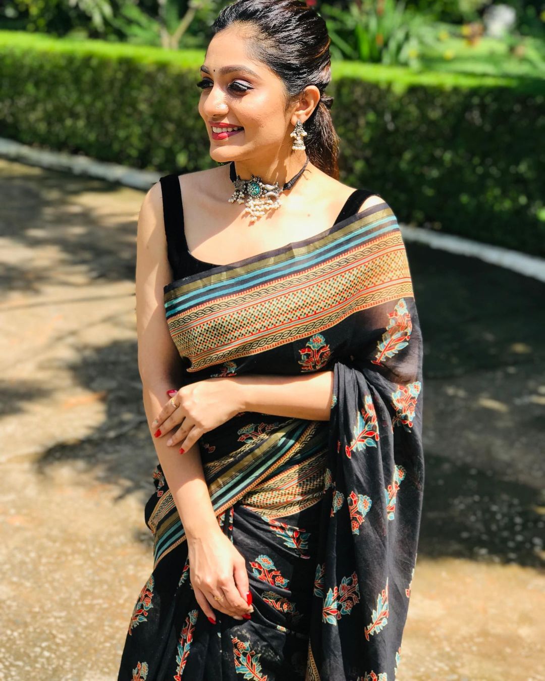 അടിപൊളി ആര്യ; സാരിയില്‍ ലുക്കായി നടി, ചിത്രങ്ങൾ കാണാം | Actress Arya ...