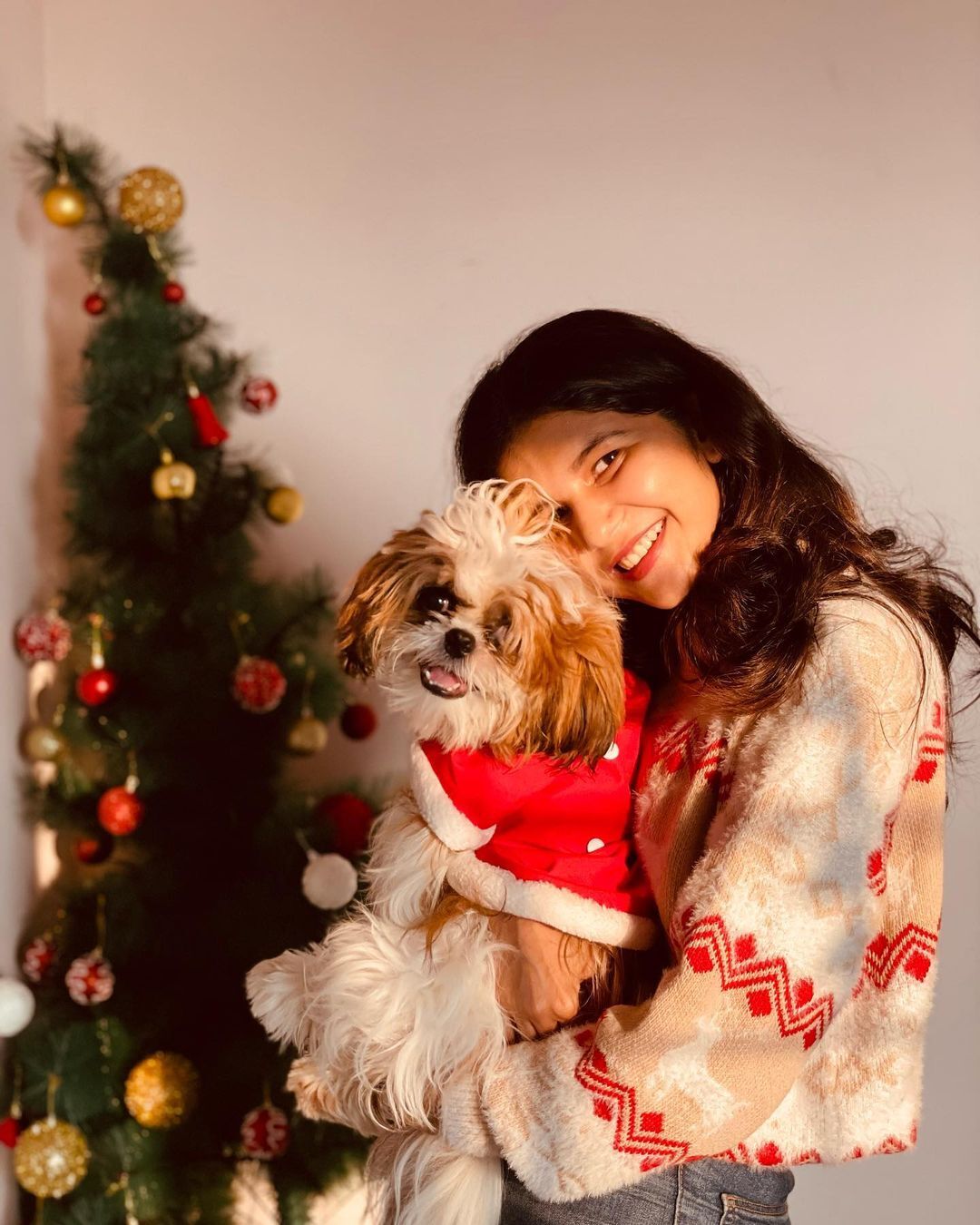 സാരിയില്‍ അതിസുന്ദരിയായി ജൂഹി; എന്തൊരു ഭംഗിയാണെന്ന് ആരാധകര്‍ | Actress Juhi Rustagi Cute Smile ...