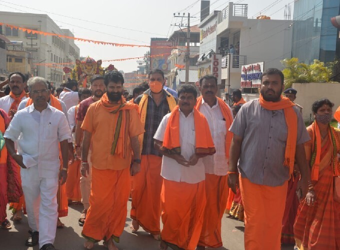 Datta Jayanti In Chikkamagaluru Anasuya Devi Pooje - Oneindia