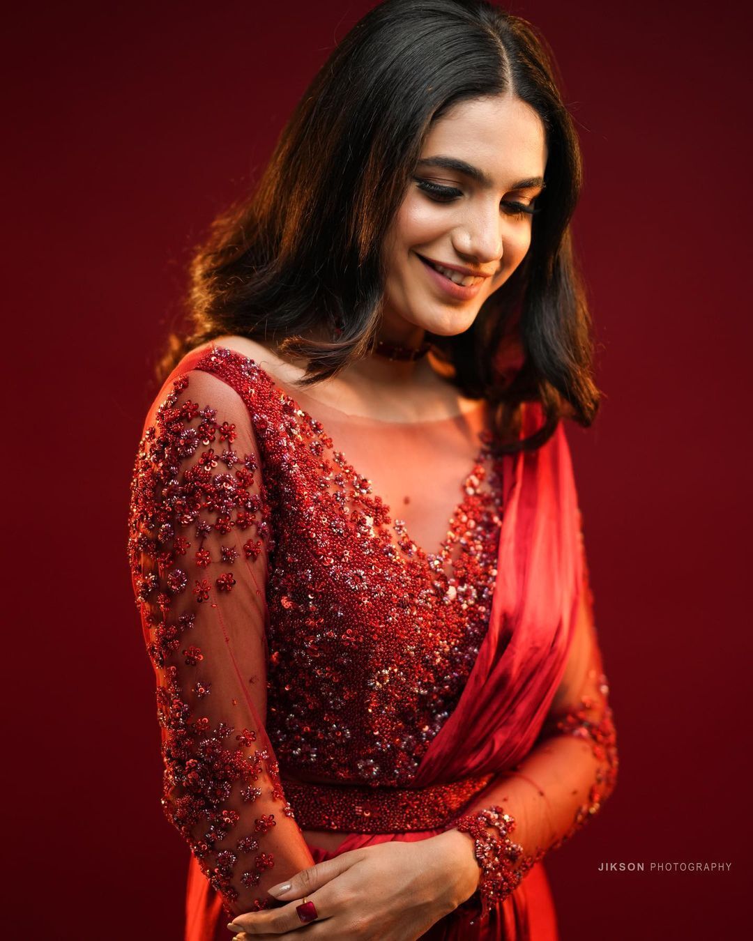 'ഹോമി'ലെ ദീപ തോമസ് വേറെ ലെവലാണ്..നടിയുടെ സ്റ്റൈലിഷ് ലുക്ക് വൈറൽ | Home ...