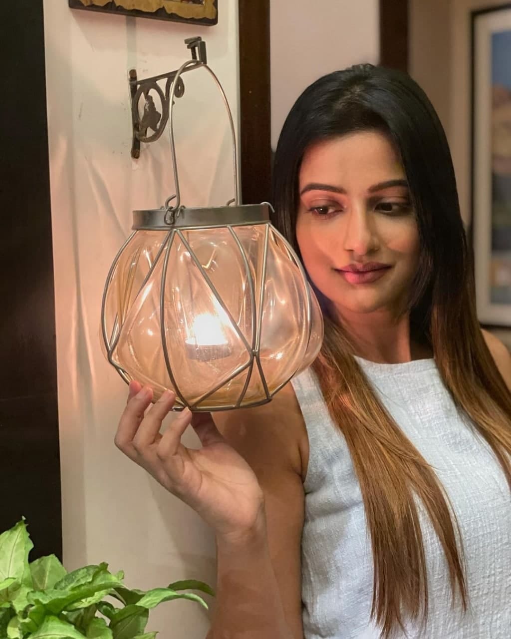 ইমেজ ভেঙে ‘‌কাদম্বিনী’‌ এখন হট বেব, ঊষসী রায়ের গ্ল্যামারে মুগ্ধ নেটিজেন | ‌Ushasi Roy Glamorous ...