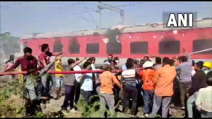 Fire broke out in the pantry car of Gandhidham-Puri Express - Oneindia