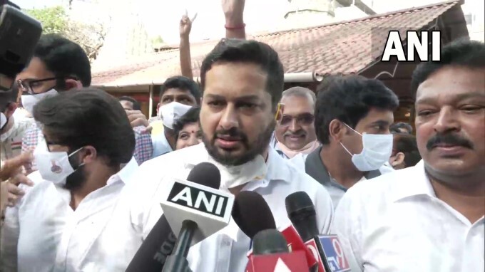 Former Goa CM late Manohar Parrikar's son Utpal Parrikar offers prayers ...