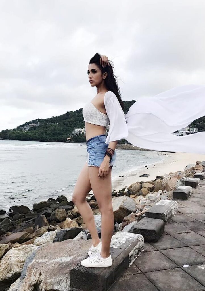 कौन हैं Iris Maity? पूर्व फुटबॉल खिलाड़ी की बेटी ने सोशल मीडिया पर मचाया तहलका | Actress-Model ...