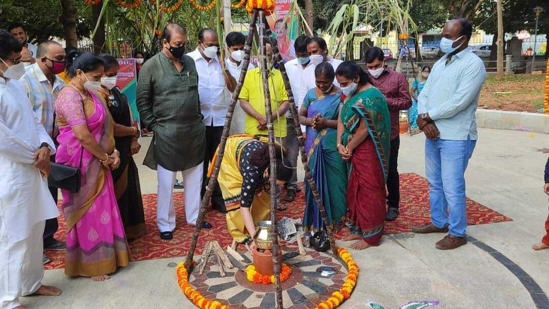 ಚಿತ್ರಗಳು; ಬೆಂಗಳೂರಿನ ಸಜ್ಜನ್ ರಾವ್ ಸರ್ಕ್‌ಲ್‌ನಲ್ಲಿ ಸಂಕ್ರಾಂತಿ ಸಂಭ್ರಮ ...
