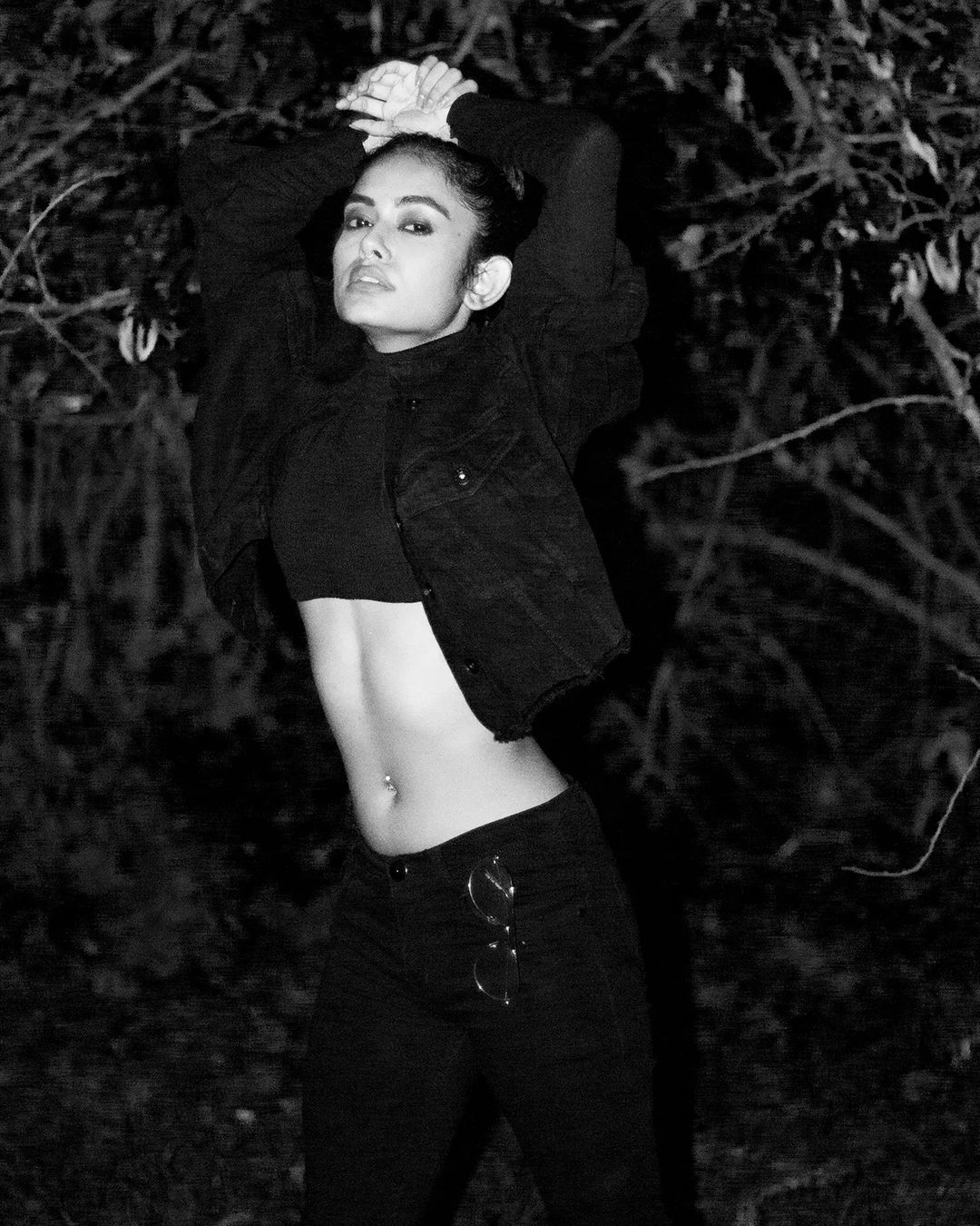 ഗ്ലാമറസ് ലുക്കില്‍ ഞെട്ടിച്ച് ഐശ്വര്യ സുരേഷ്; ഫോട്ടോഷൂട്ട് പൊളിച്ചെന്ന് ...