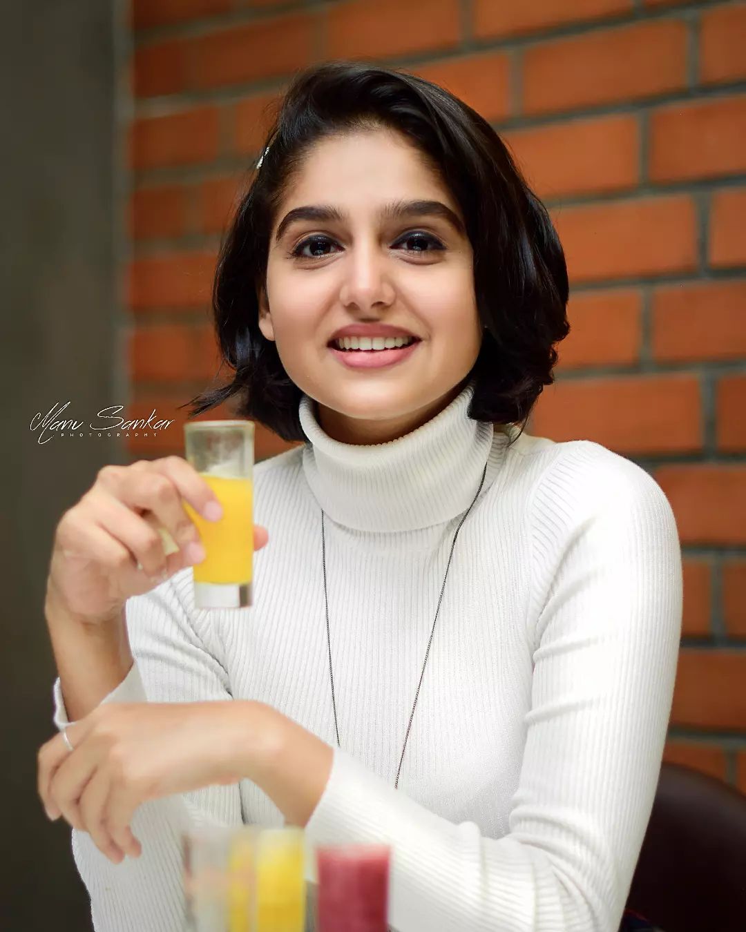 'അനശ്വര വൻ സൂപ്പറാണ്' ഇതെന്തൊരു മാറ്റമെന്ന് ആരാധകർ... മോഡേൺ ലുക്കി ...