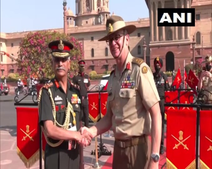 Chief of Australian Army Lieutenant General Rick Burr 2 day visit to ...