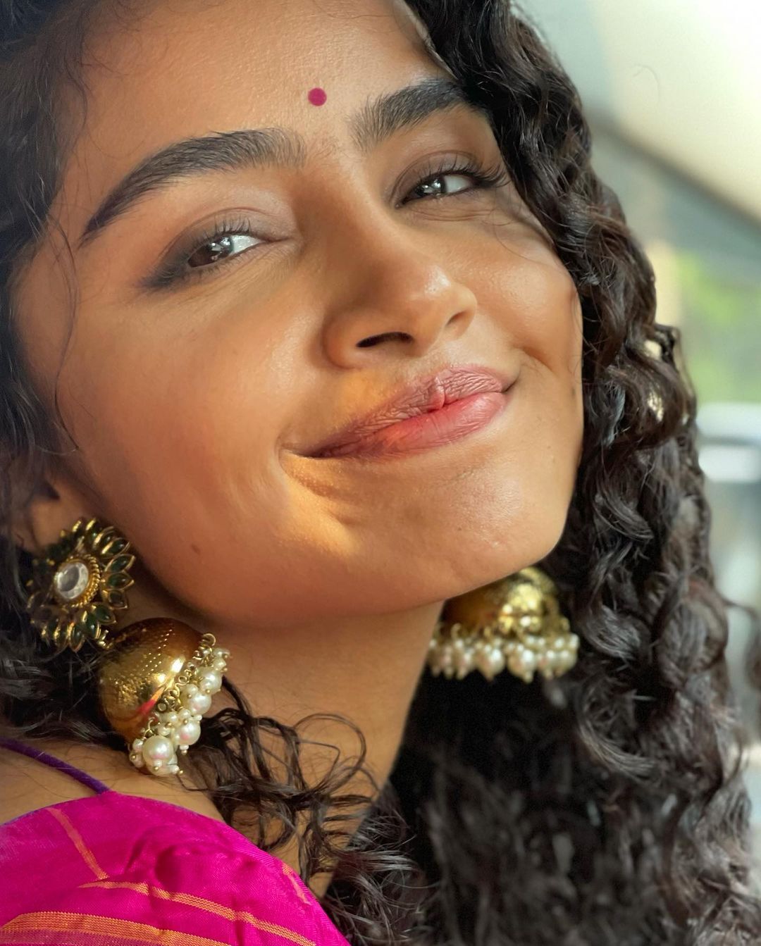PHOTOS : உன் அழகை ரசிக்க இரு கண்கள் போதுமா! க்யூட்...அனுபமா பரமேஸ்வரன் ...