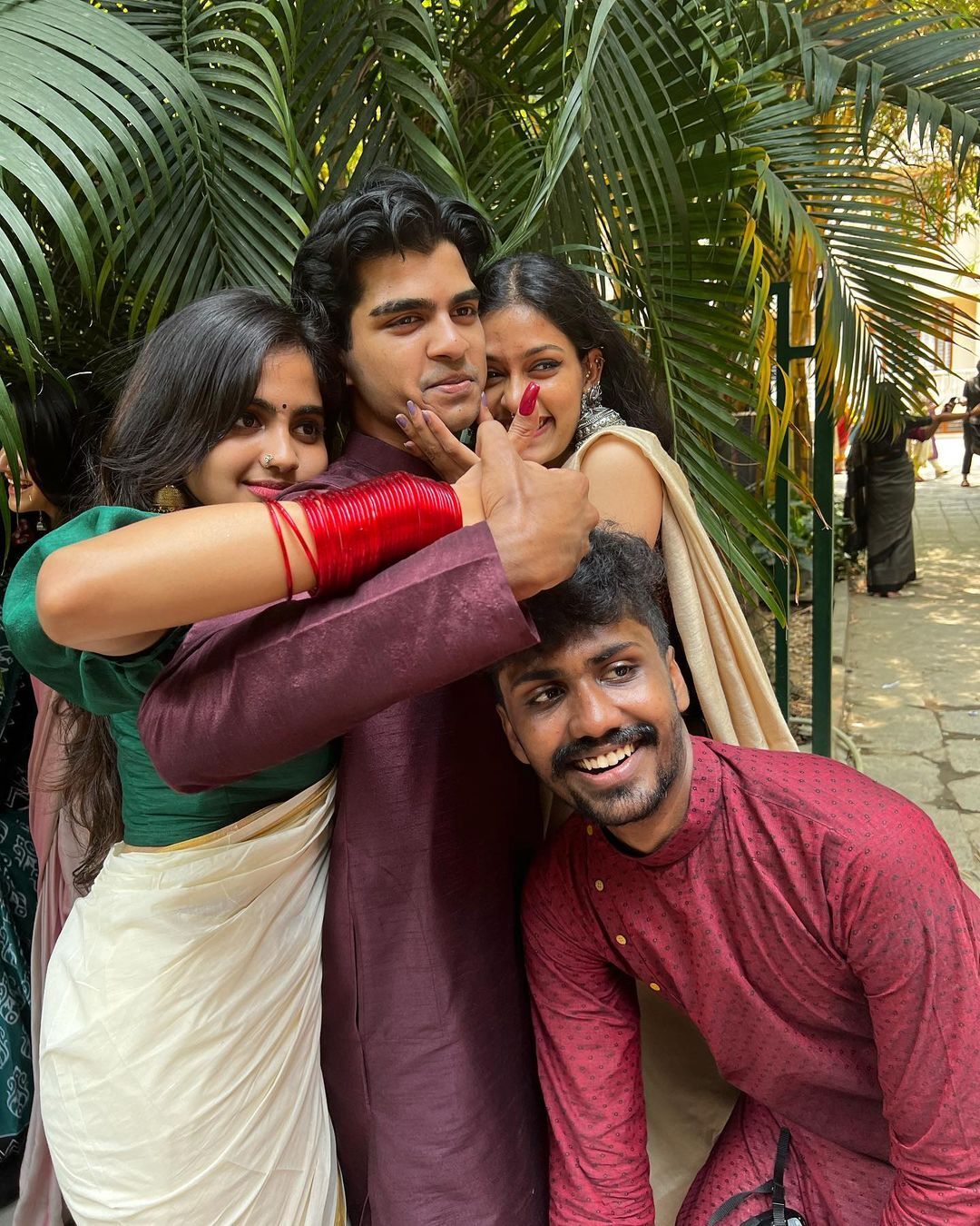 സാരിയില്‍ അതീവ സുന്ദരിയായി ദേവിക സഞ്ജയ് | Actress Devika Sanjay's New Pictures Goes Viral ...