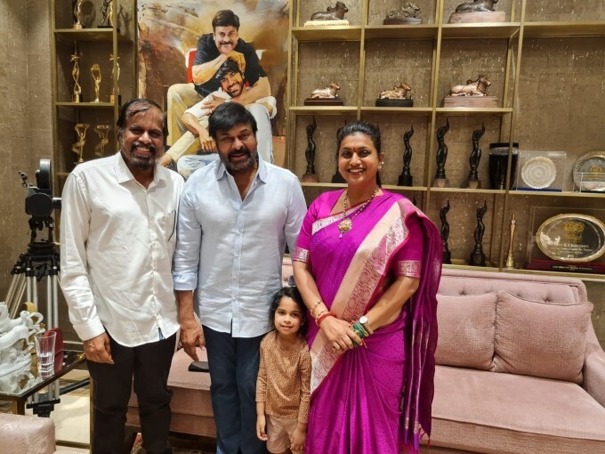 AP Minister RK Roja meets Actor Chiranjeevi At His Residence