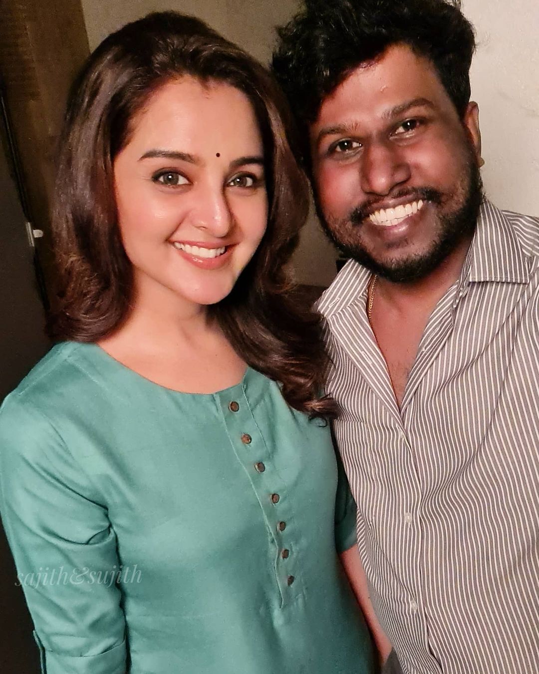 'സനൽ കുമാറിനുള്ള മറുപടിയോ?' കൂട്ടുകാർക്കൊപ്പം മഞ്ജുവിന്റെ കിടിലിൻ സെ ...